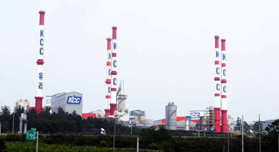 KCC, 車 헤드램프용 도료 AMECA 8년 인증 획득